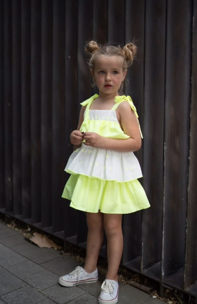 Lapeppa Vestido niña volantes combinado fluor Verano 2024 | Dados moda ...