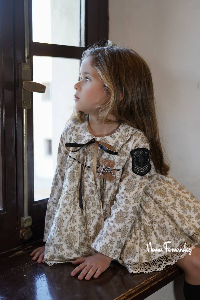 Noma Fernández Toscana Jesusito Invierno 2024 | Dados moda infantil